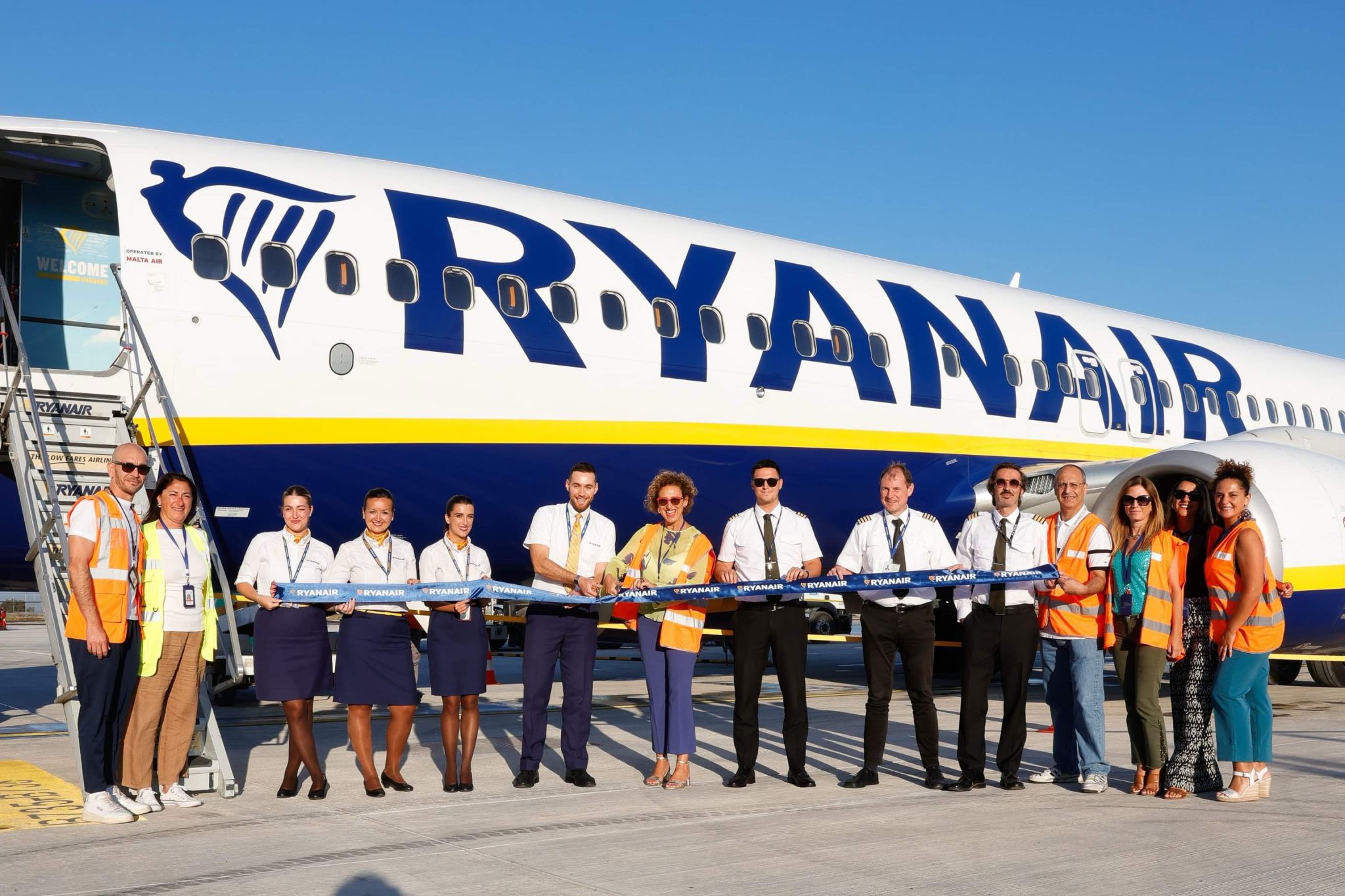 Ryanair inaugurates Milan Bergamo-Salerno route - IrishAero - Irish ...